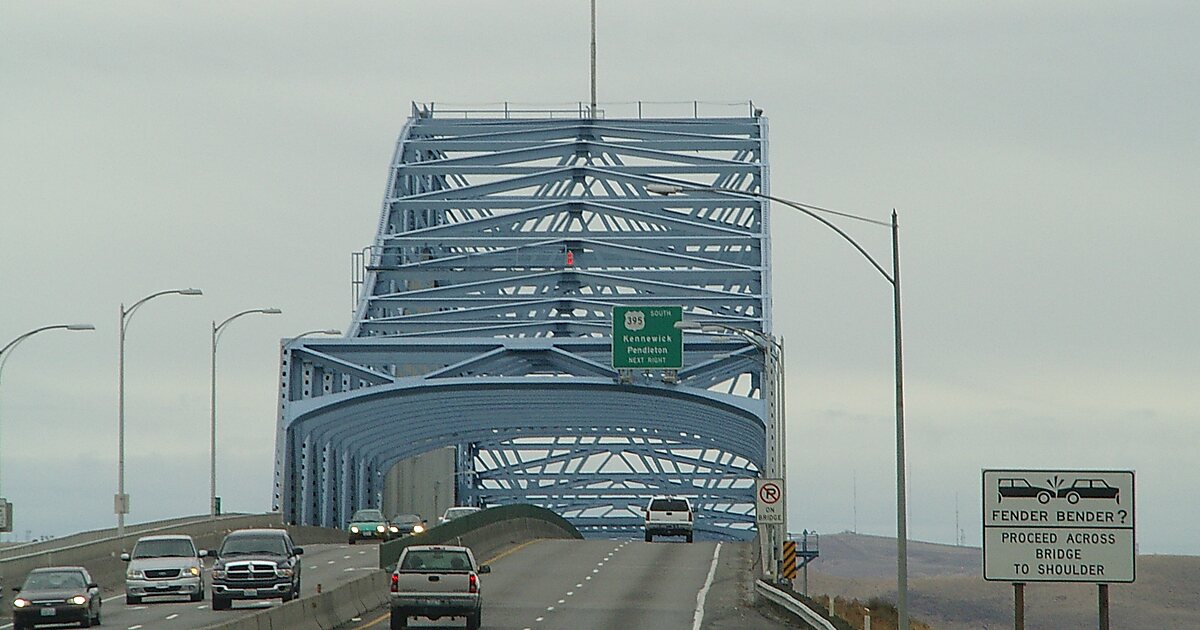 Blue Bridge in Pasco, Washington | Tripomatic