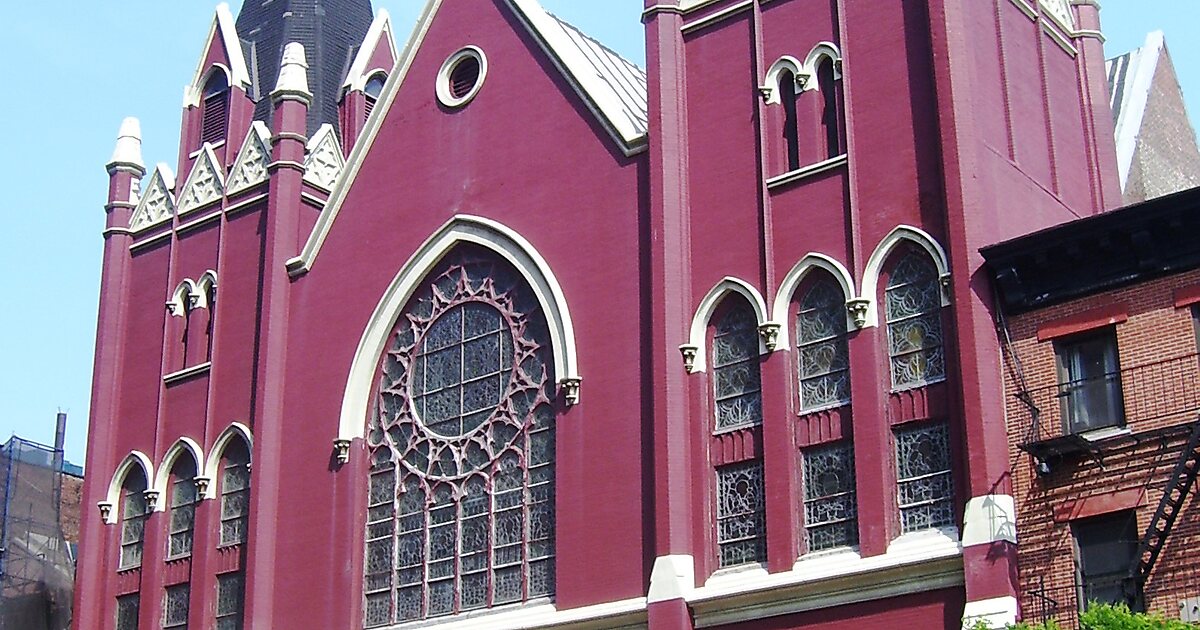 St. Veronica Church in Manhattan, New York City | Tripomatic