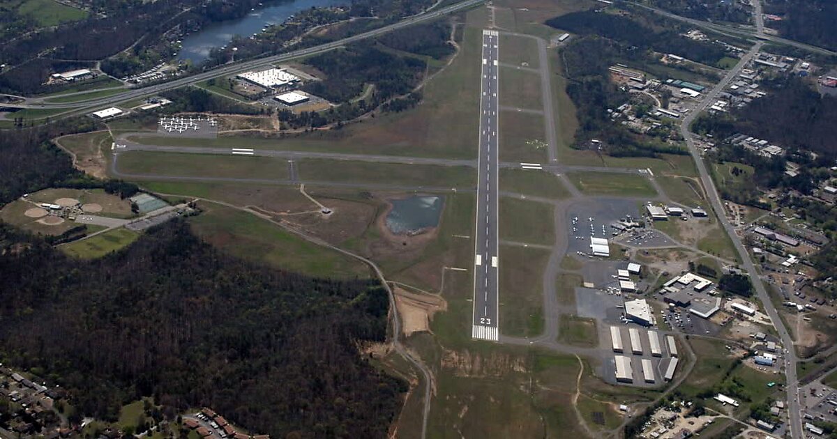 Memorial Field Airport in Hot Springs National Park, United States ...