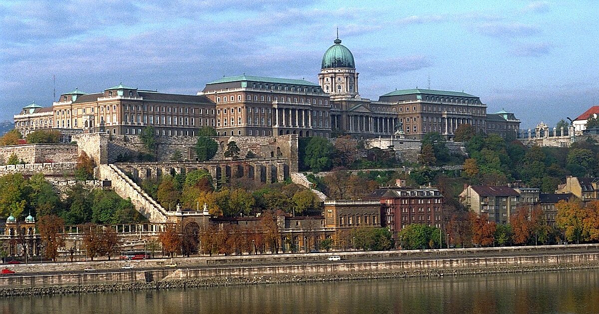 Buda Castle in Budapest, Magyarország | Tripomatic