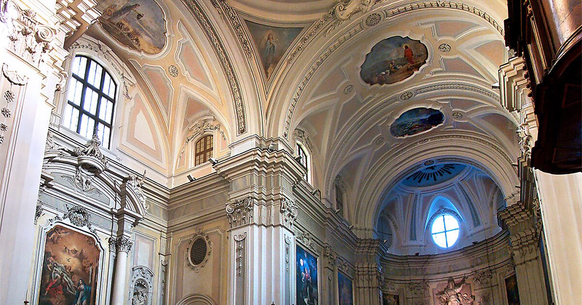 Molfetta Cathedral in Bari, Italy | Tripomatic