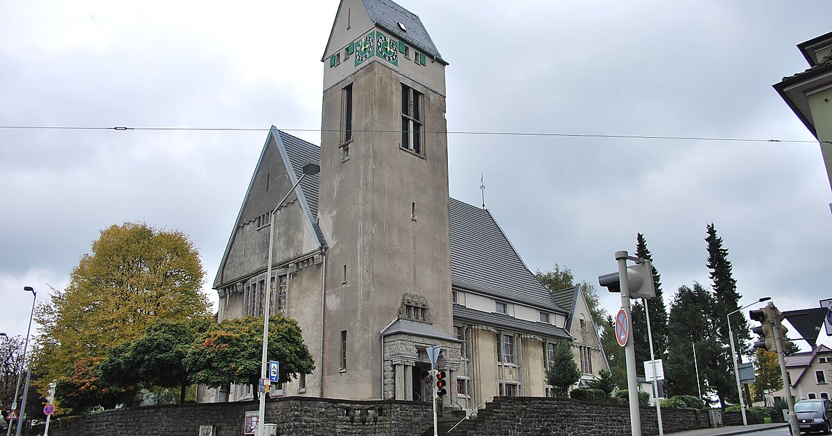 Dorper Kirche in Solingen, Deutschland | Tripomatic