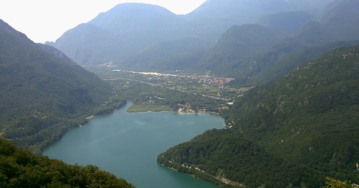 Lago di Cavazzo in Alps, Italy | Tripomatic