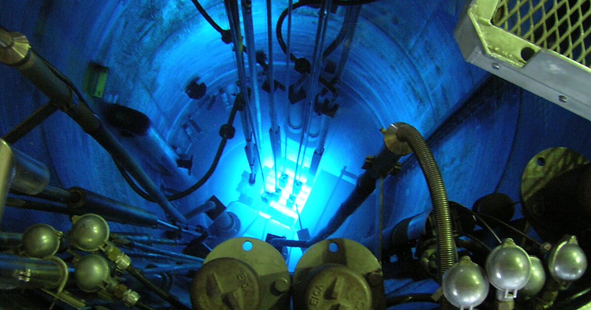 Ruins of "Proyecto Huemul" in Huemul Island, Argentina | Tripomatic