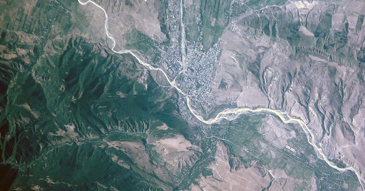 Didube District的库拉河 | Tripomatic