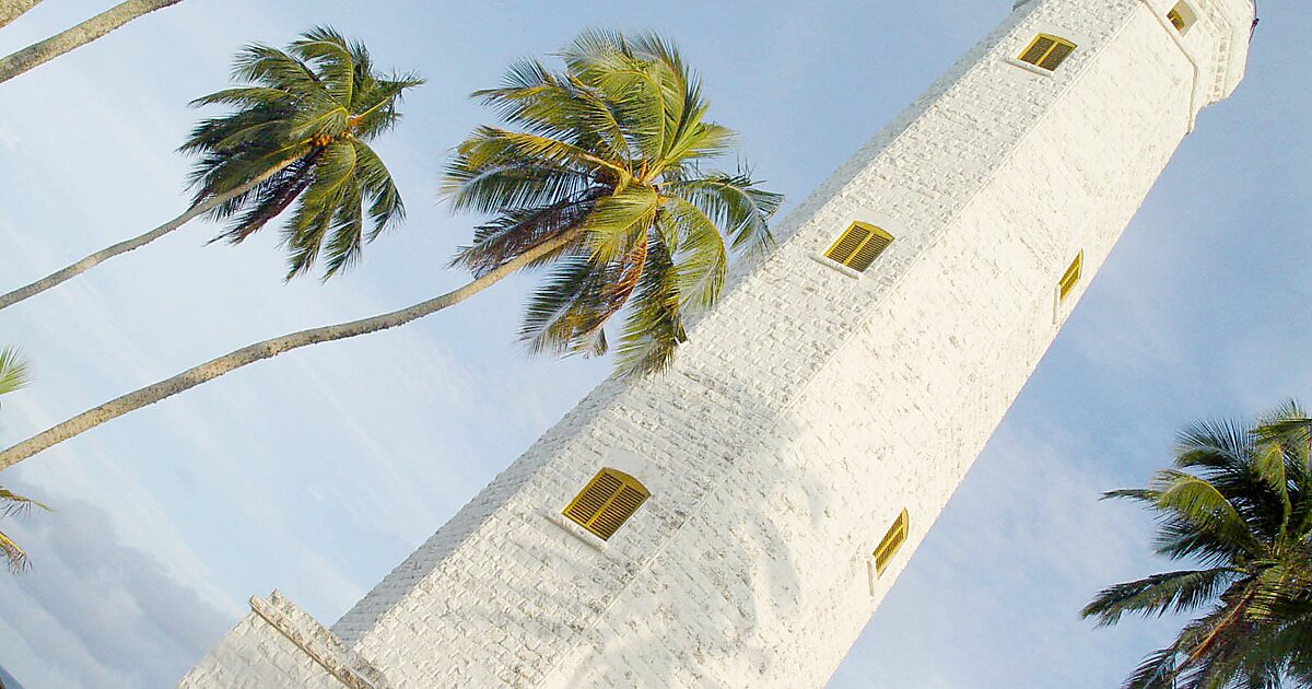 Dondra Head Lighthouse in Matara, Sri Lanka | Tripomatic