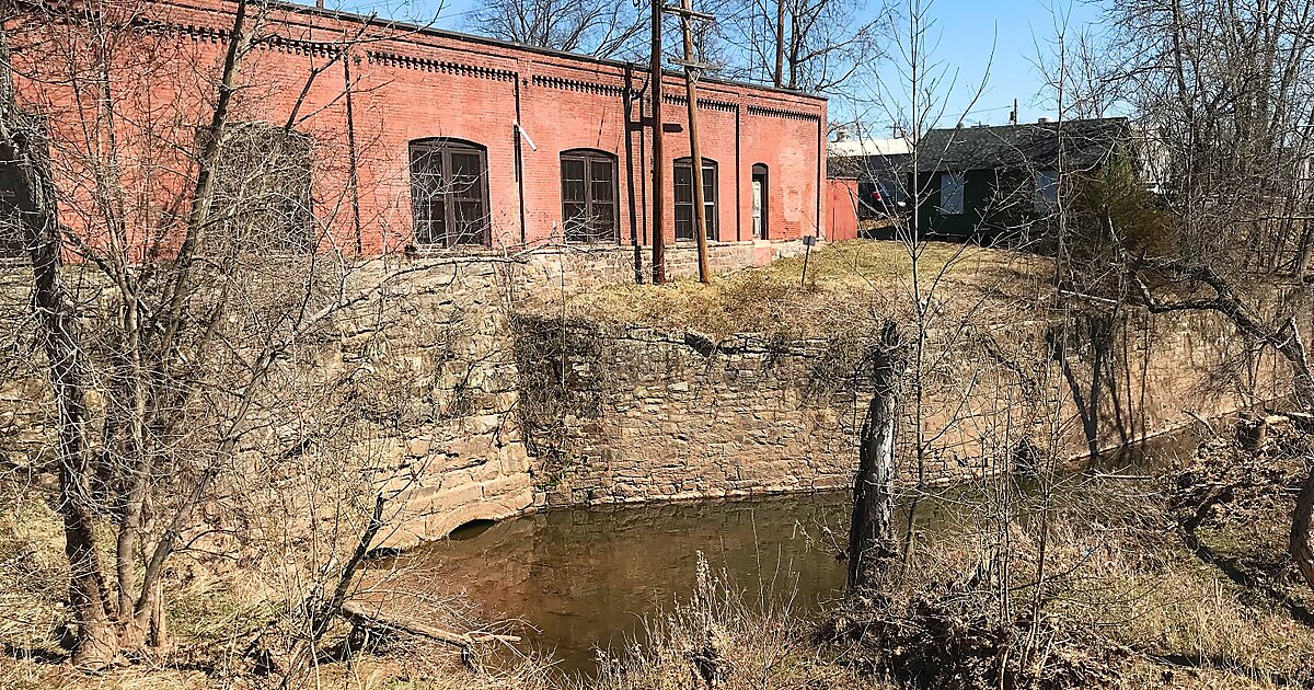 Nevius Street Bridge in Raritan | Tripomatic