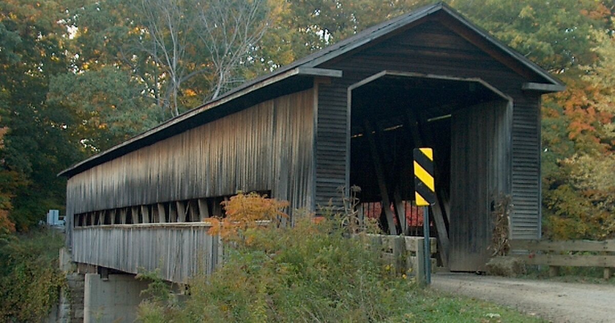 Middle Road Covered Bridge in Conneaut, Ohio | Tripomatic