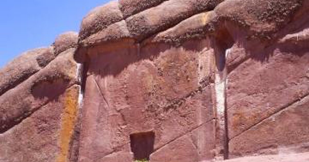 Aramu Muru's Doorway in Puno, Peru | Tripomatic