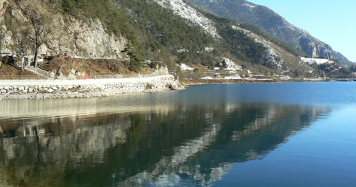 Lago di Ledro in Alps, Italy | Sygic Travel