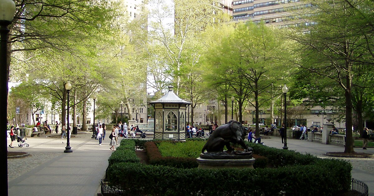 Rittenhouse Square in Philadelphia, United States | Tripomatic