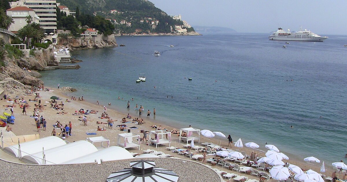 Banje Beach in Dubrovnik, Croatia | Tripomatic