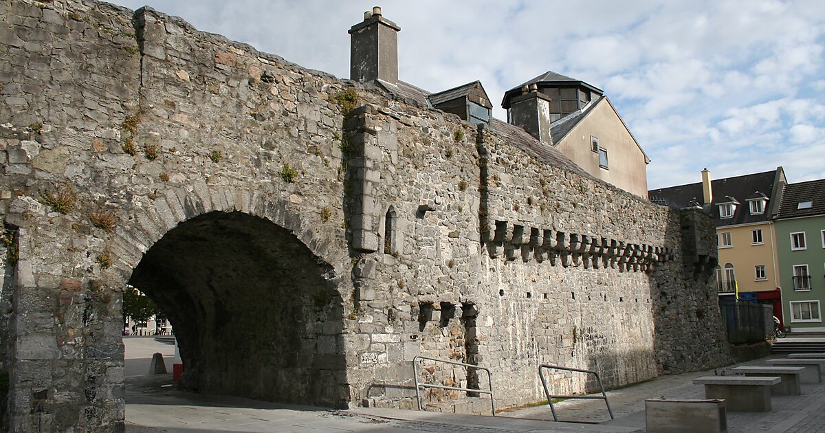 Spanish Arch in Galway, Ireland | Tripomatic