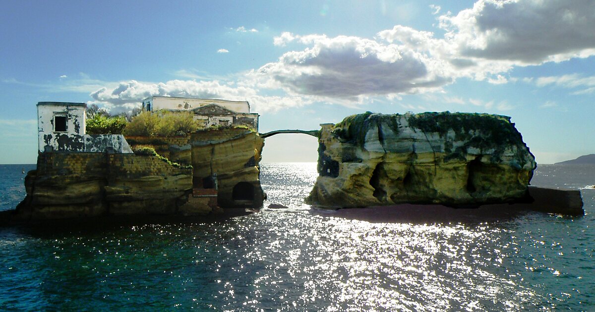 Gaiola Island in Naples, Italy | Tripomatic