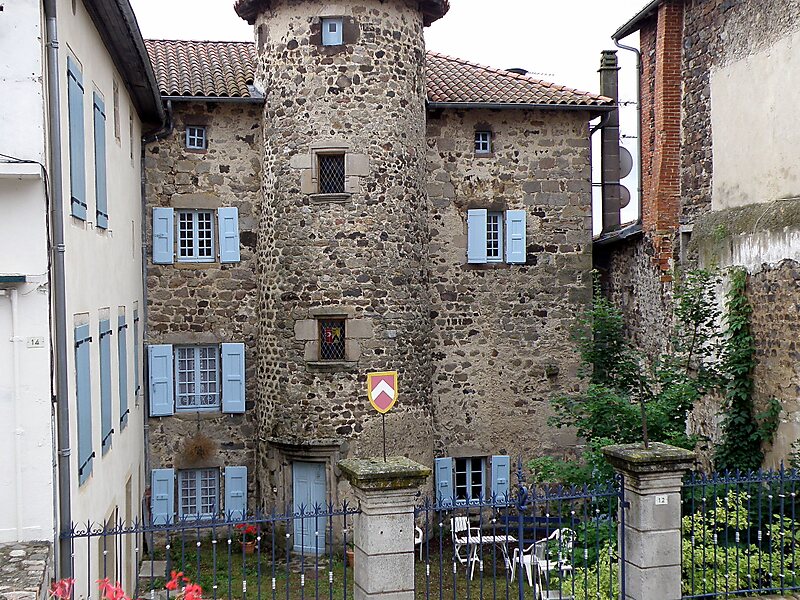 Allègre - Massiccio Centrale, France | Tripomatic