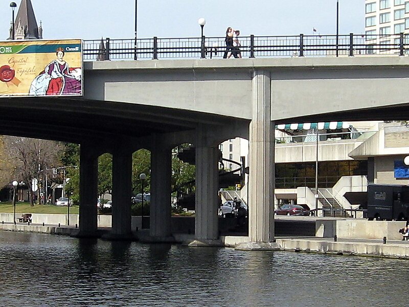 Mackenzie King Bridge in Ottawa | Tripomatic