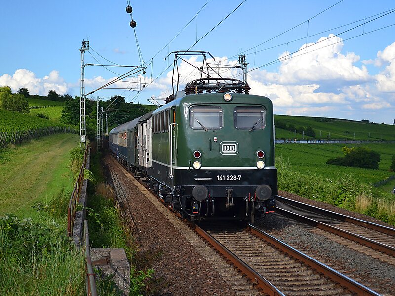 Rechte Rheinstrecke in Neuwied, Deutschland | Tripomatic