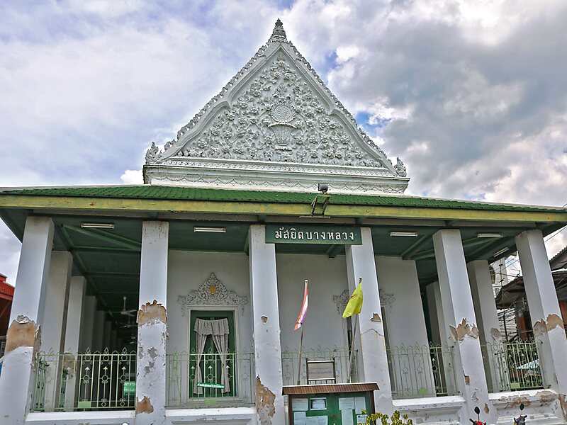 Bang Luang Mosque in Thon Buri, Bangkok, Thailand | Tripomatic