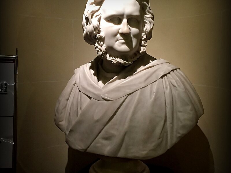 Sir James Young Simpson Memorial in City of Edinburgh, UK | Tripomatic