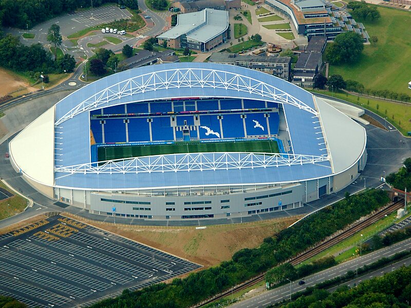 American Express Community Stadium en South East England, Reino Unido ...