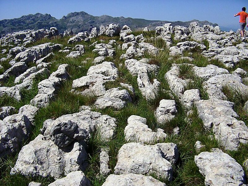 Campo de Lapiás de Negrais em Sintra, Portugal | Tripomatic