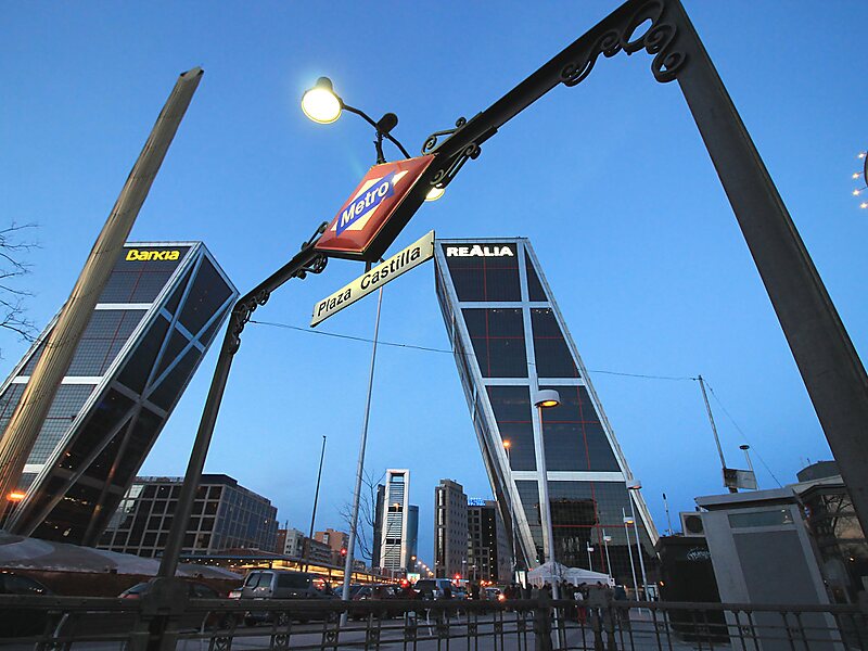 Plaza de Castilla en Tetuán, Madrid, España | Tripomatic