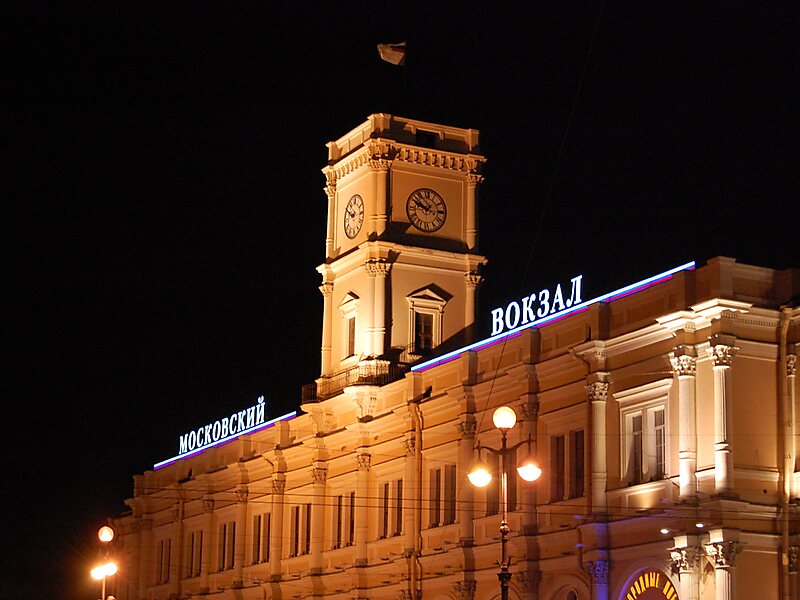 Moskovsky Railway Terminal in Saint Petersburg, Russia | Tripomatic