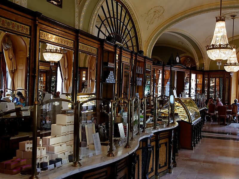 Café Gerbeaud in Lipótváros, Budapest, Deutschland | Tripomatic