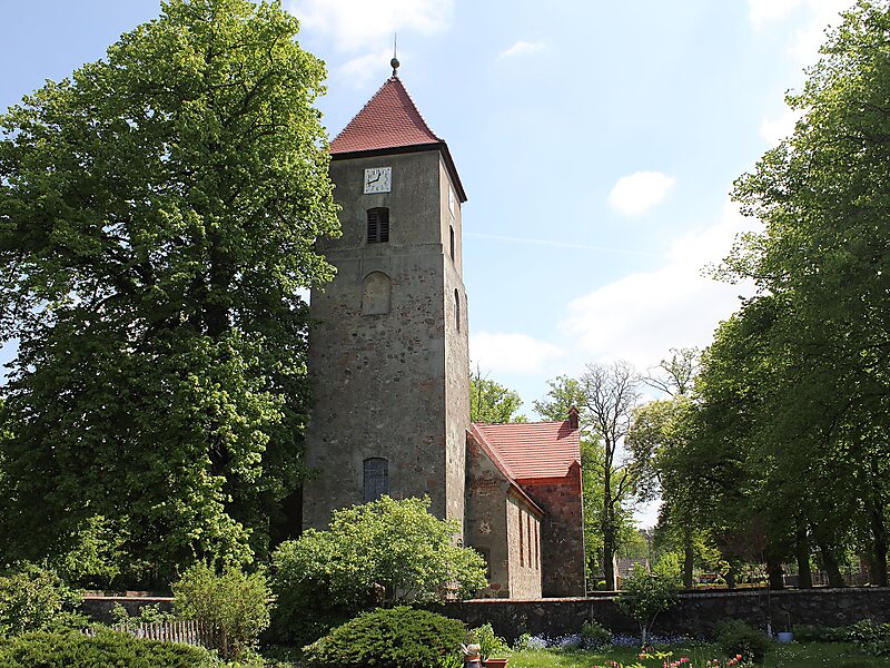 Dorfkirche Menz in Menz, Deutschland | Tripomatic