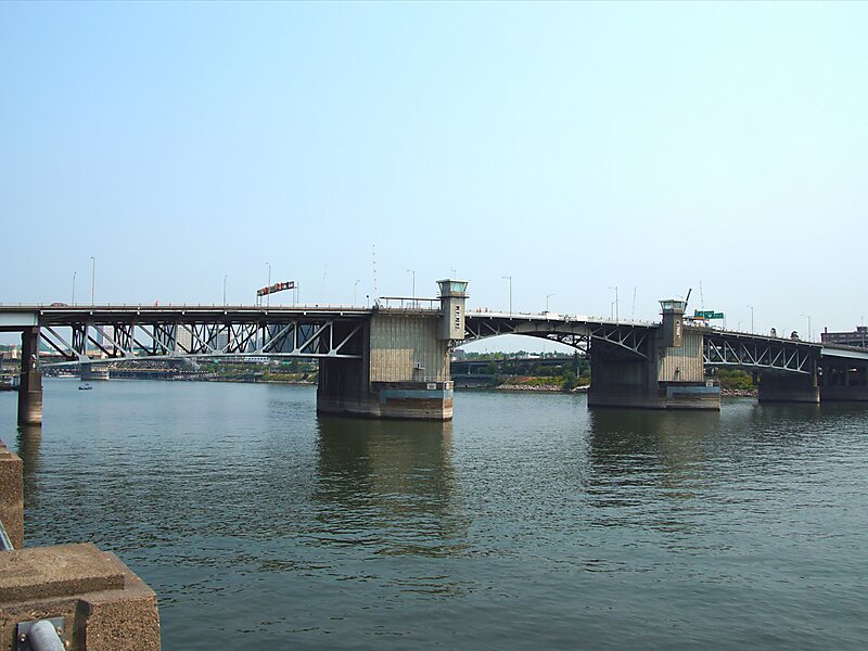 Morrison Bridge in Portland, Oregon, United States | Tripomatic