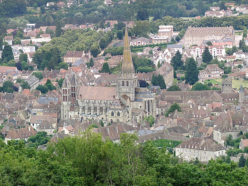 Autun in Massif Central | Tripomatic