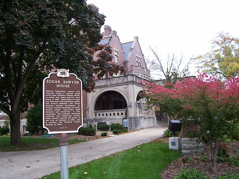 Oshkosh Public Museum in Oshkosh, Wisconsin, USA | Tripomatic