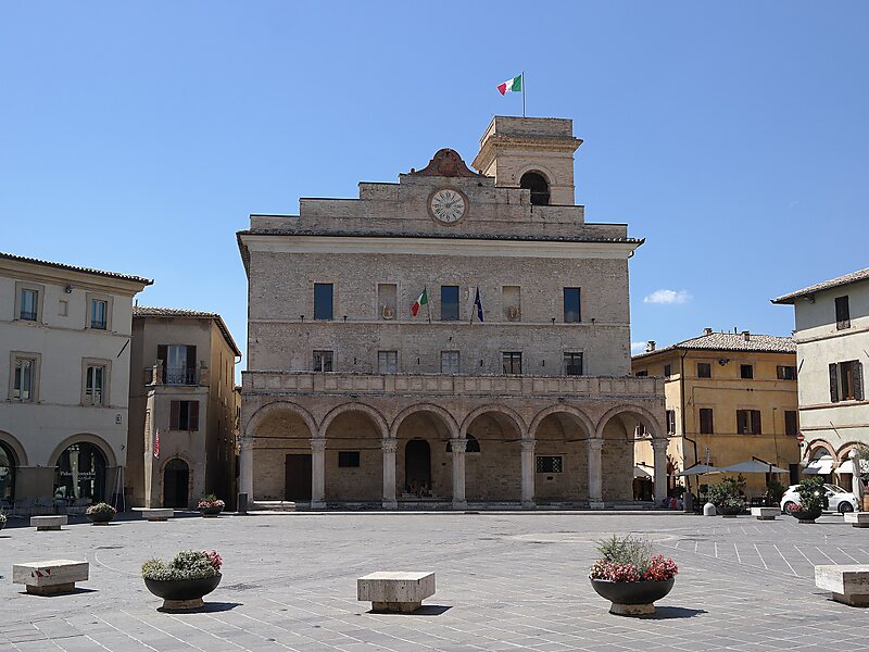 Montefalco - Ombrie, Italie | Tripomatic